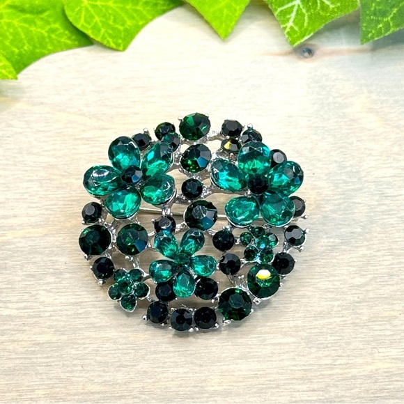 Jewelry | 325 Beautiful Green Rhinestone Round Flower Brooch | Poshmark